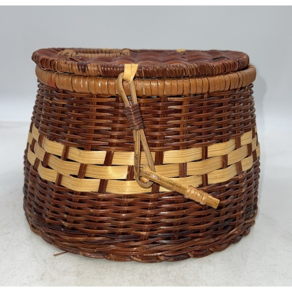 The Unbranded Brand | Accents | Vintage Wicker Fishing Creel Basket ...